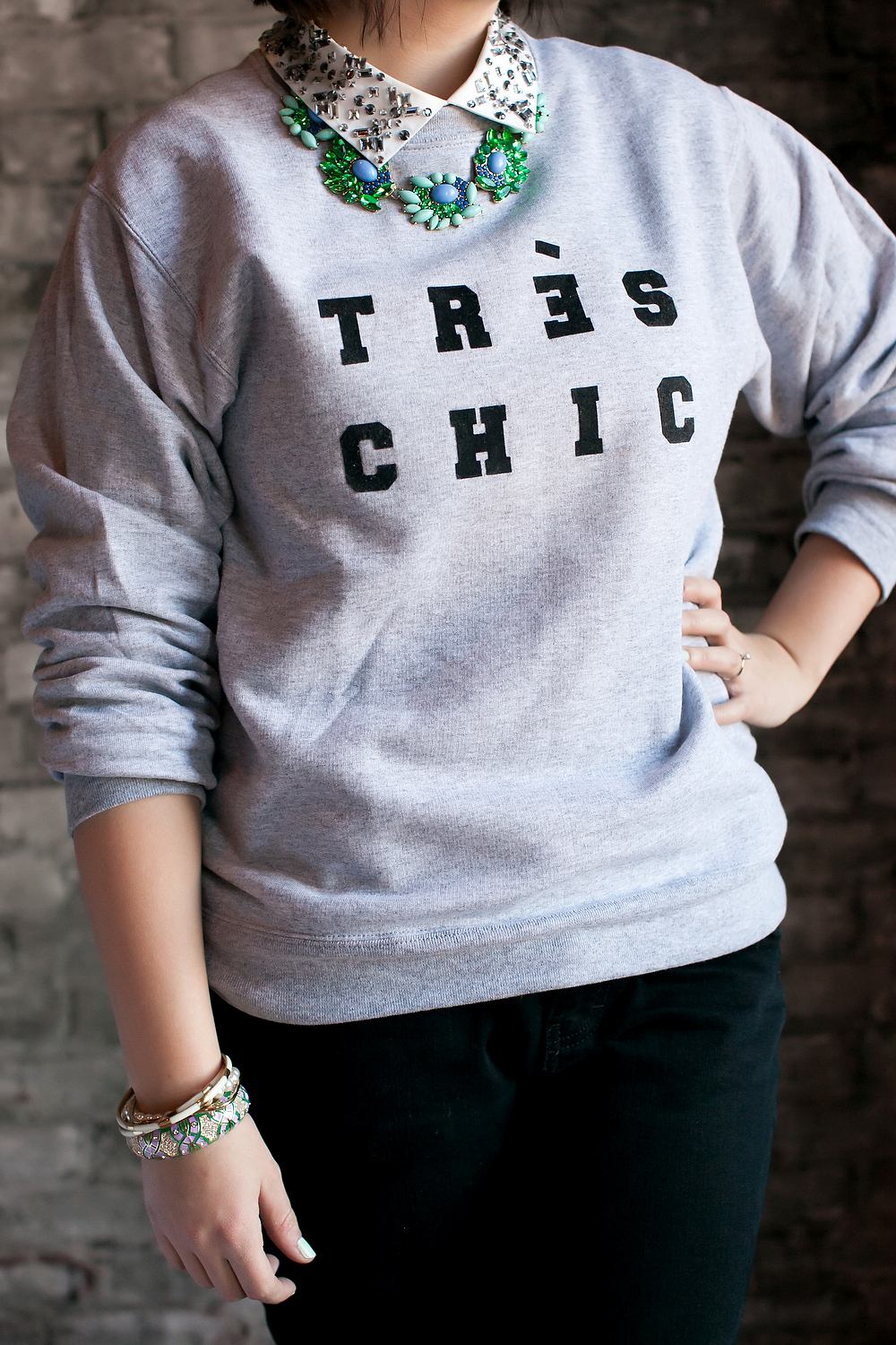 Easy as D-I-Y: Tres Chic Sweatshirt - Dream Green DIY