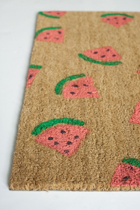 How To Make A DIY Watermelon Welcome Mat - Dream Green DIY
