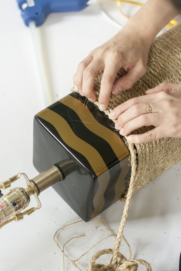 "Clearance" to "Classic" // DIY Rope-Wrapped Lamp - Dream Green DIY