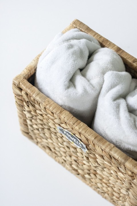 How To Organize Your Linen Closet - Dream Green DIY