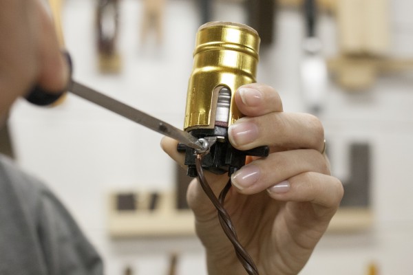 How To Rewire a Second Hand Lamp - Dream Green DIY