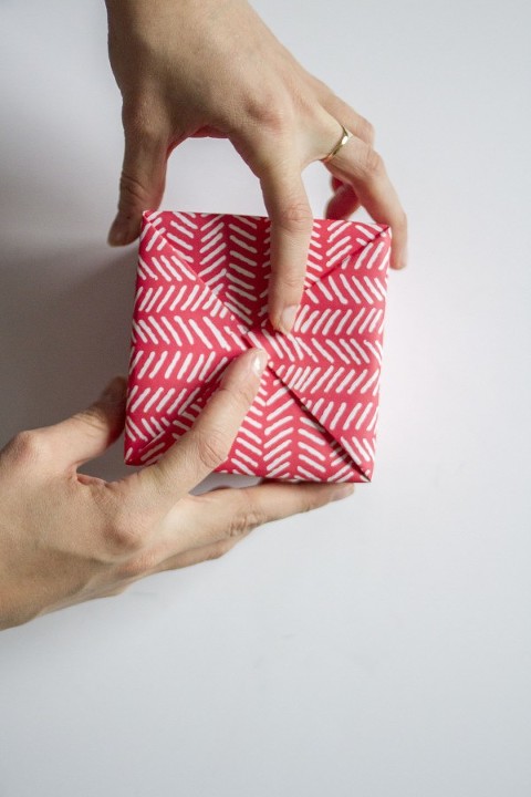 Holiday Paper Wrap Up Challenge - Dream Green DIY