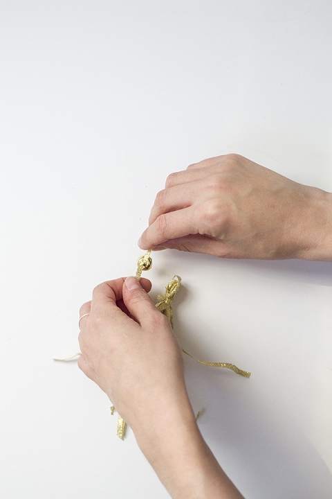 Holiday Paper Wrap Up #7 // Jingle Bells - Dream Green DIY