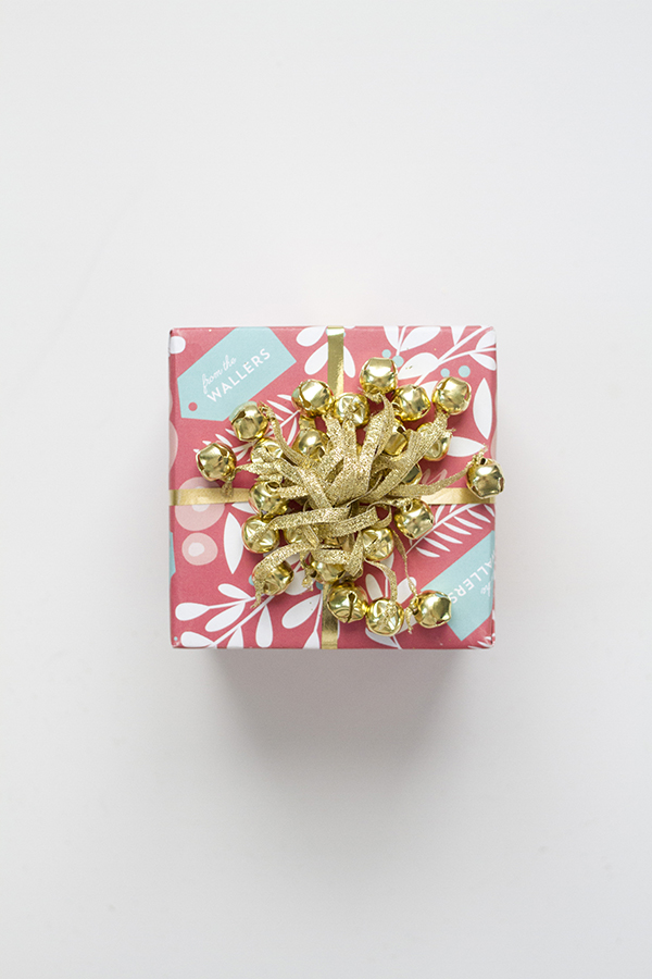 Holiday Paper Wrap Up #7 // Jingle Bells - Dream Green DIY