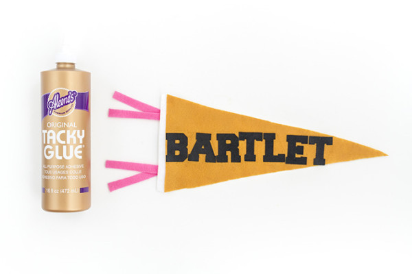 DIY Felt 'Bartlet' Presidential Pennant Flag - Dream Green DIY