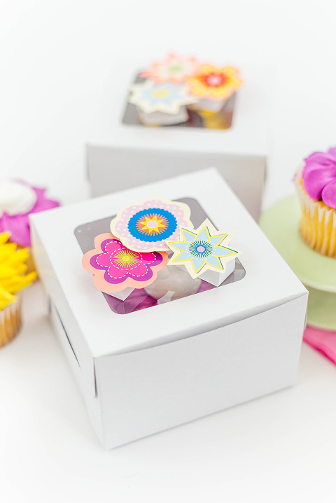 DIY 3D Pop-Up Flower Cupcake Box Toppers - Dream Green DIY