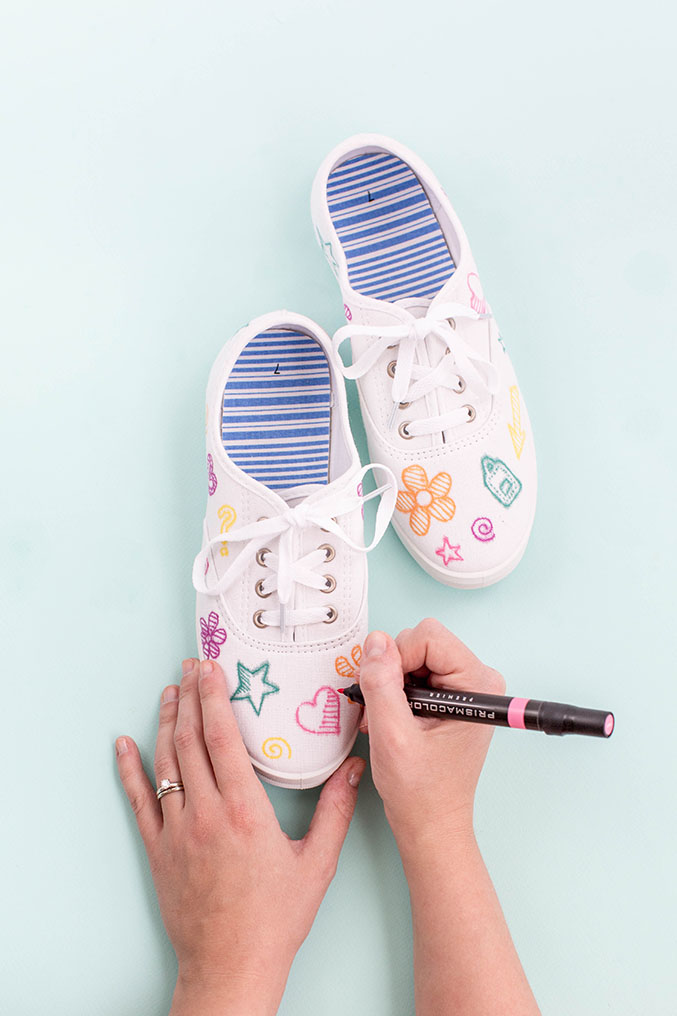 How To Make DIY Back-To-School Doodle Sneakers - Dream Green DIY