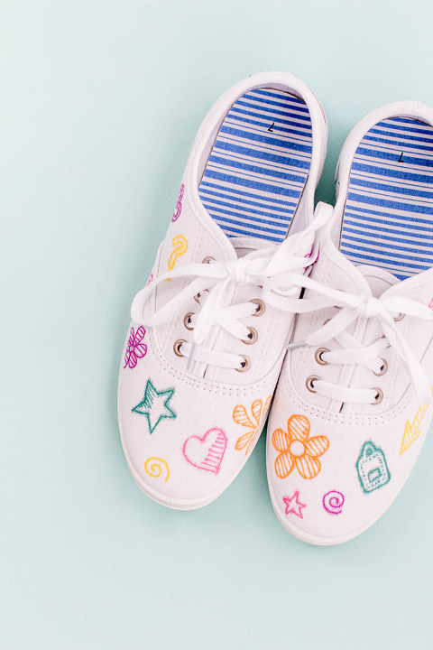 How To Make DIY Back-To-School Doodle Sneakers - Dream Green DIY