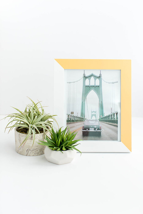 DIY Two-Tone Painted Picture Frame Makeover - Dream Green DIY