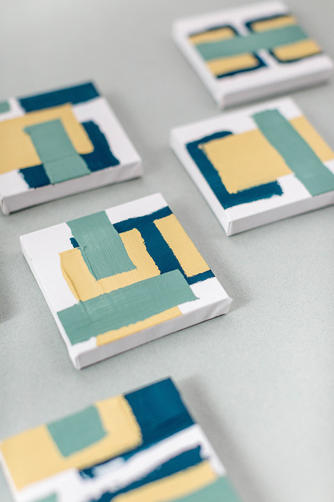 DIY Mini Modern Abstract Painting Installation - Dream Green DIY