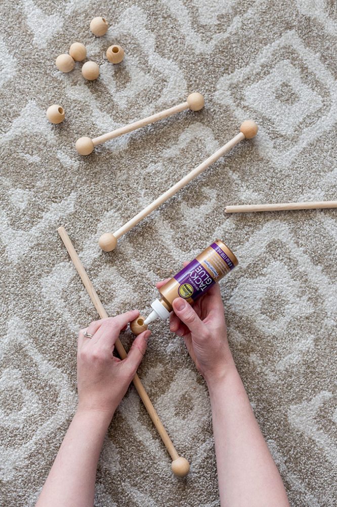 How To Make A DIY Wood Mobile For $4 - Dream Green DIY