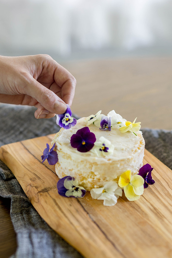 Make Over A Clearance Cake With Edible Flowers - Dream Green DIY