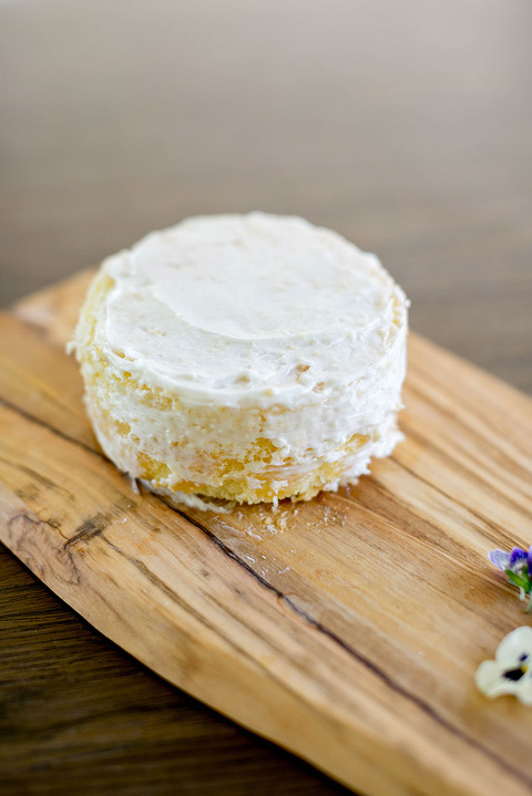 Make Over A Clearance Cake With Edible Flowers - Dream Green DIY