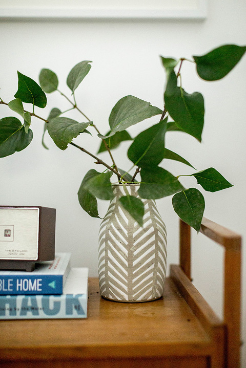 How To Style A Bed With Mismatched Bedding - Dream Green DIY