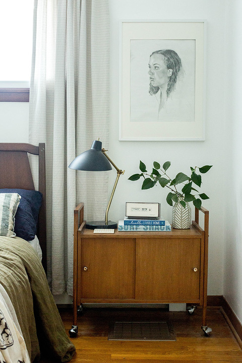 How To Style A Bed With Mismatched Bedding - Dream Green DIY
