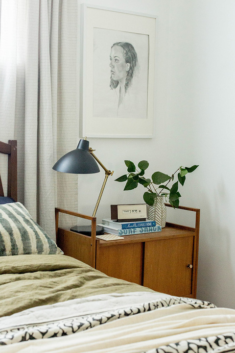 How To Style A Bed With Mismatched Bedding - Dream Green DIY