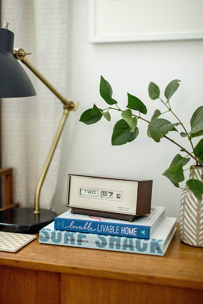 How To Style A Bed With Mismatched Bedding - Dream Green DIY