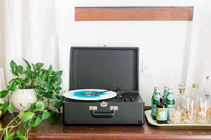 What's On Our Music Playlist For Fall - Dream Green DIY