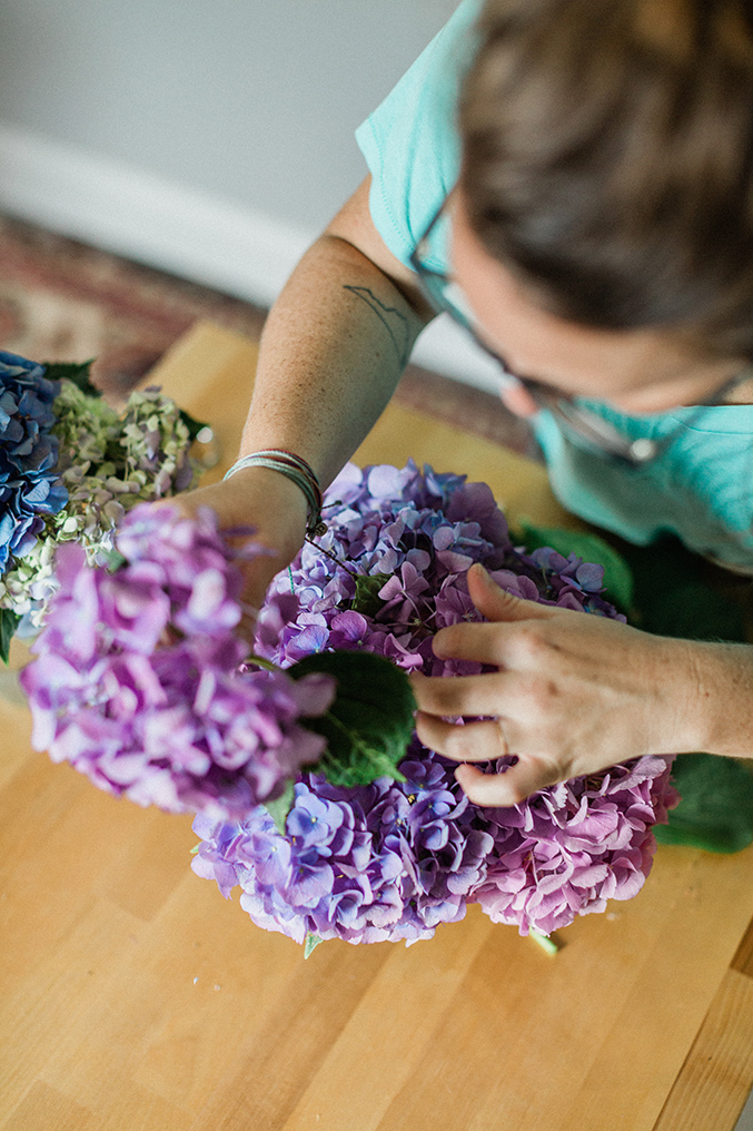 DIY Single-Bloom Flower Arrangement - Dream Green DIY