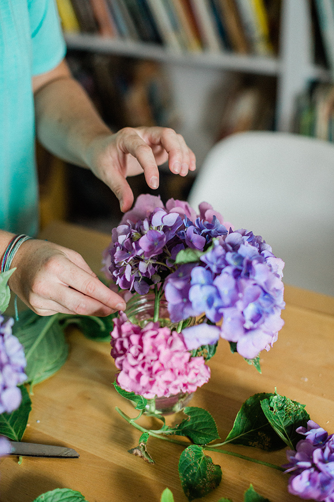 DIY Single-Bloom Flower Arrangement - Dream Green DIY