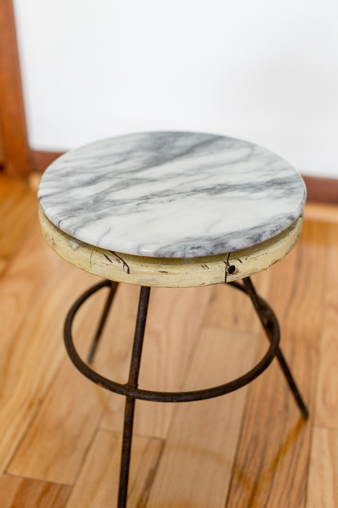 How To Turn A Vintage Stool Into A Plant Stand - Dream Green DIY