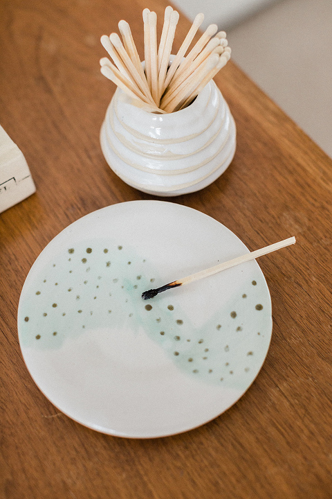 Turn Any Ceramic Cup Into A DIY Candle - Dream Green DIY