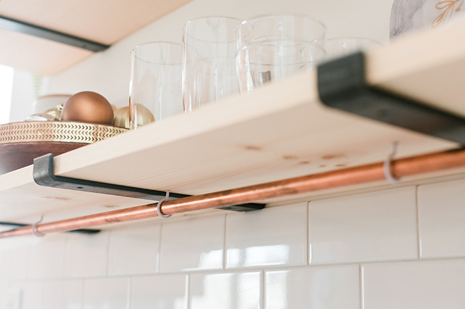 DIY Custom Photo Mug Rail For The Kitchen - Dream Green DIY