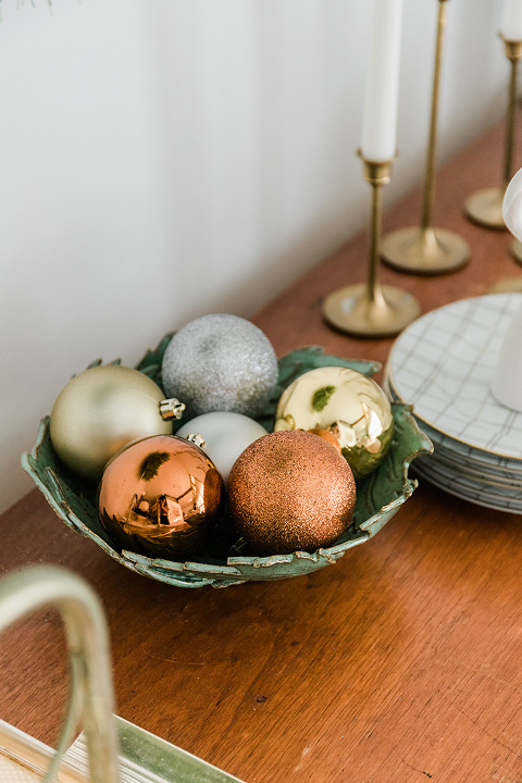 How To Simplify Christmas Decorating - Dream Green DIY