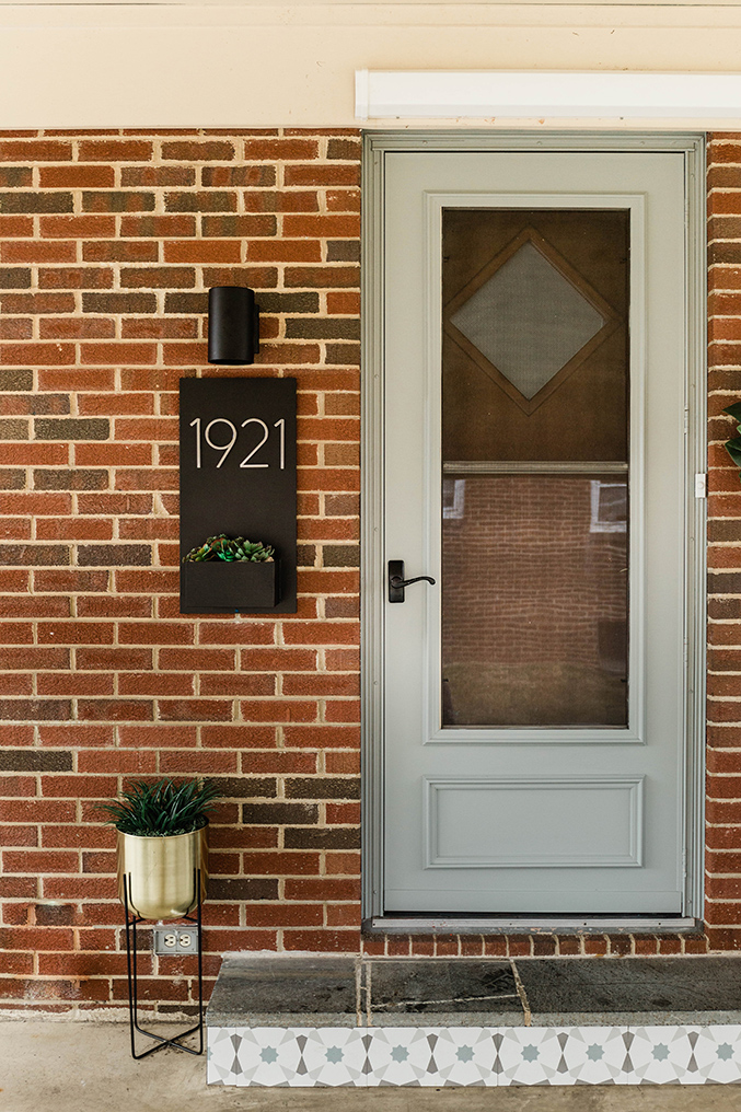 Our DIY Side Door Entry Makeover - Dream Green DIY