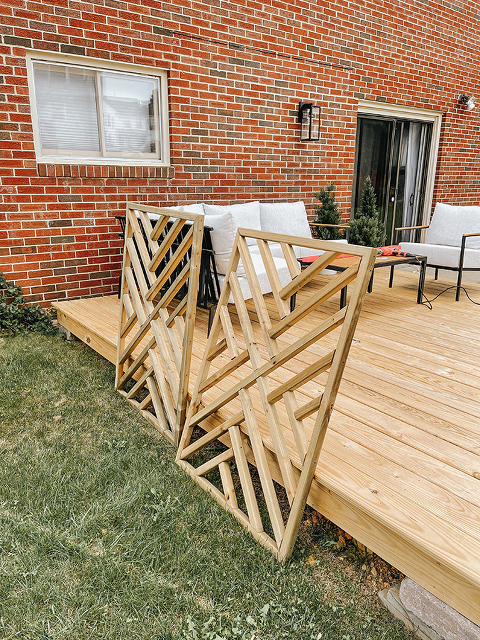 DIY Chippendale Fence Panel Trellis - Dream Green DIY