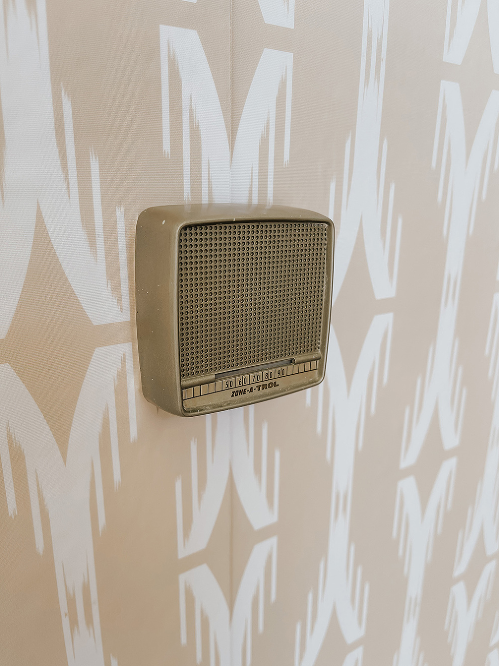 How To Create A Wallpaper Feature Wall - Dream Green DIY