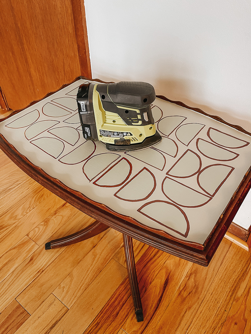 DIY Painted Wood Side Table Makeover - Dream Green DIY