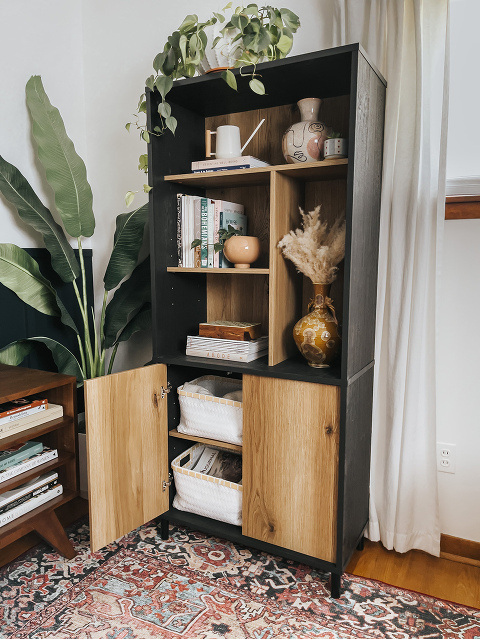 How To Style A Tall Skinny Bookshelf - Dream Green DIY