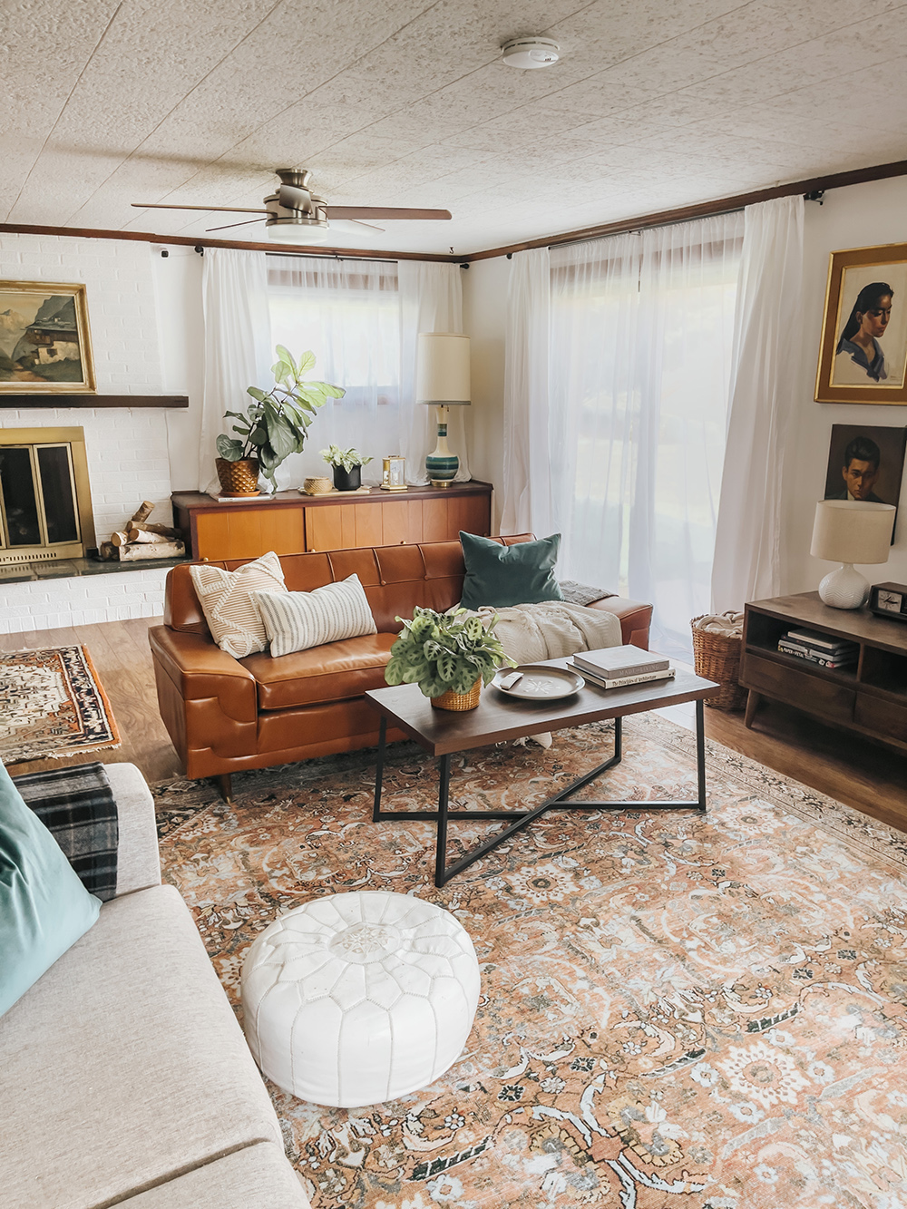 How To Style A Rectangular Coffee Table - Dream Green DIY