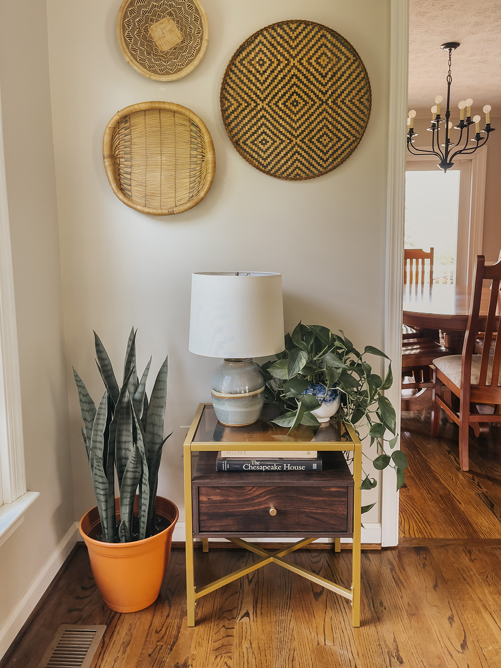 An Alternative Way To Use A Side Table - Dream Green DIY