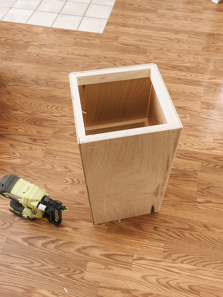 DIY Faux Marble Plinth Side Table - Dream Green DIY