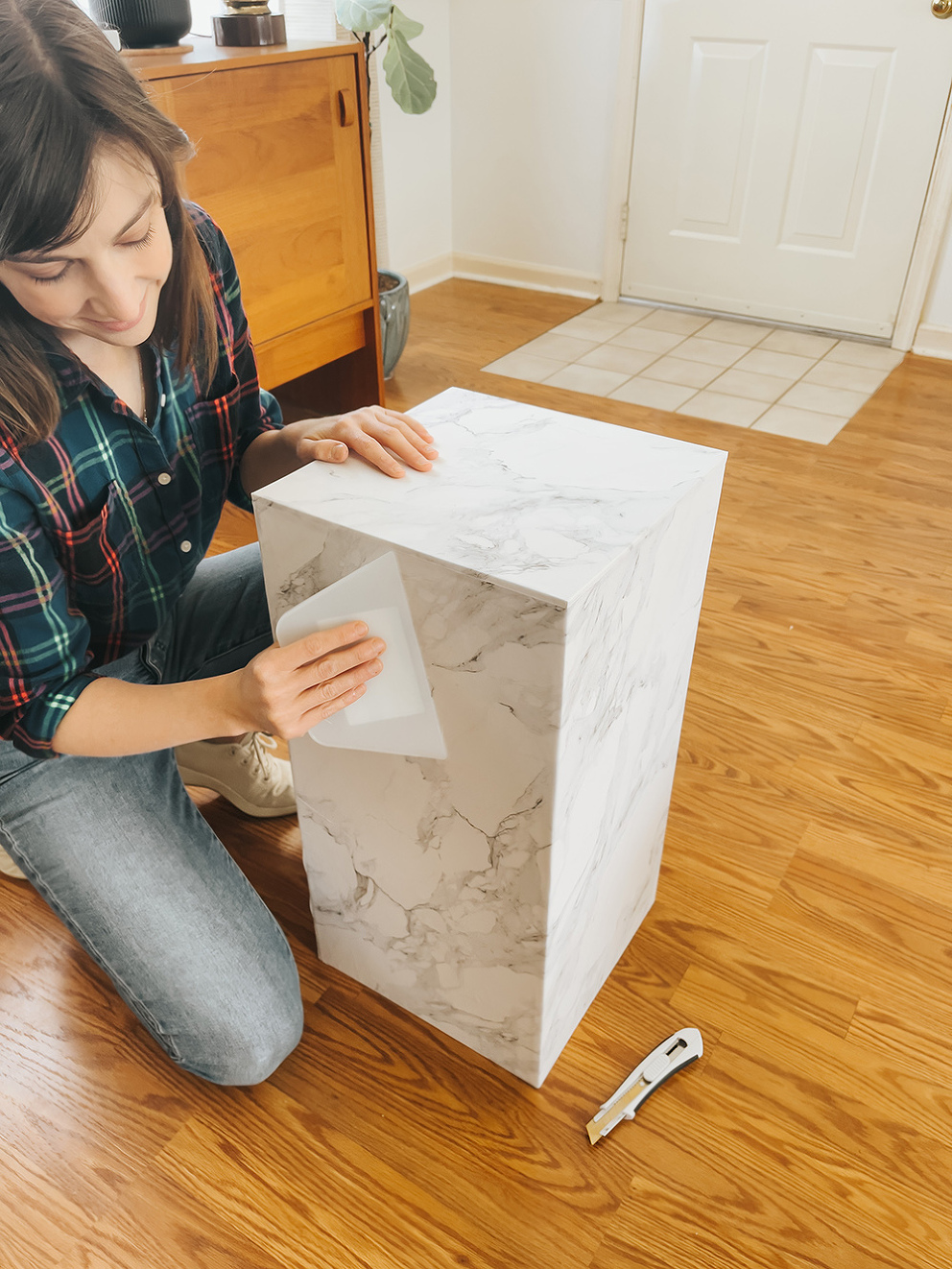 DIY Faux Marble Plinth Side Table - Dream Green DIY