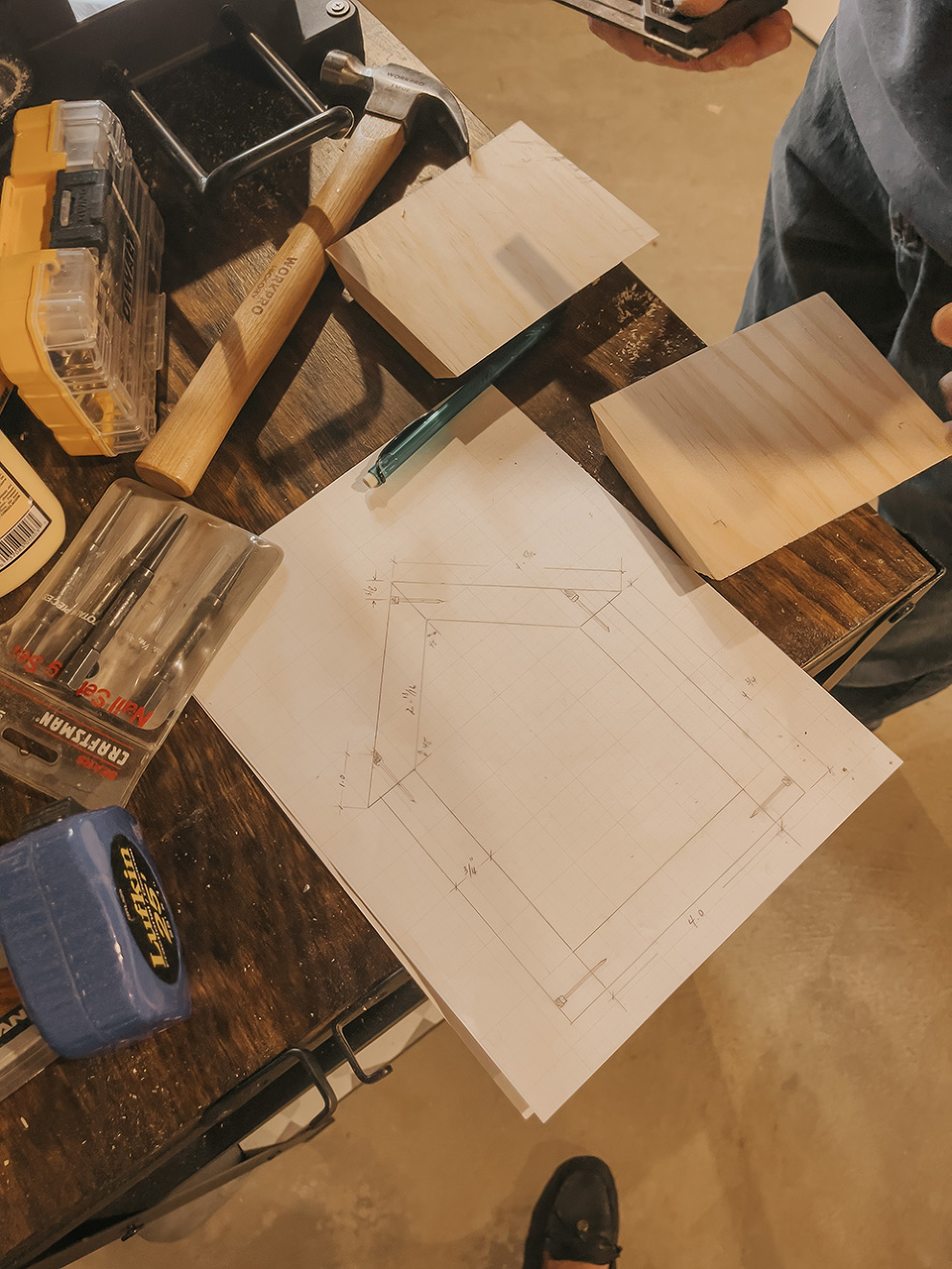 DIY Wooden Plant House Shelves - Dream Green DIY