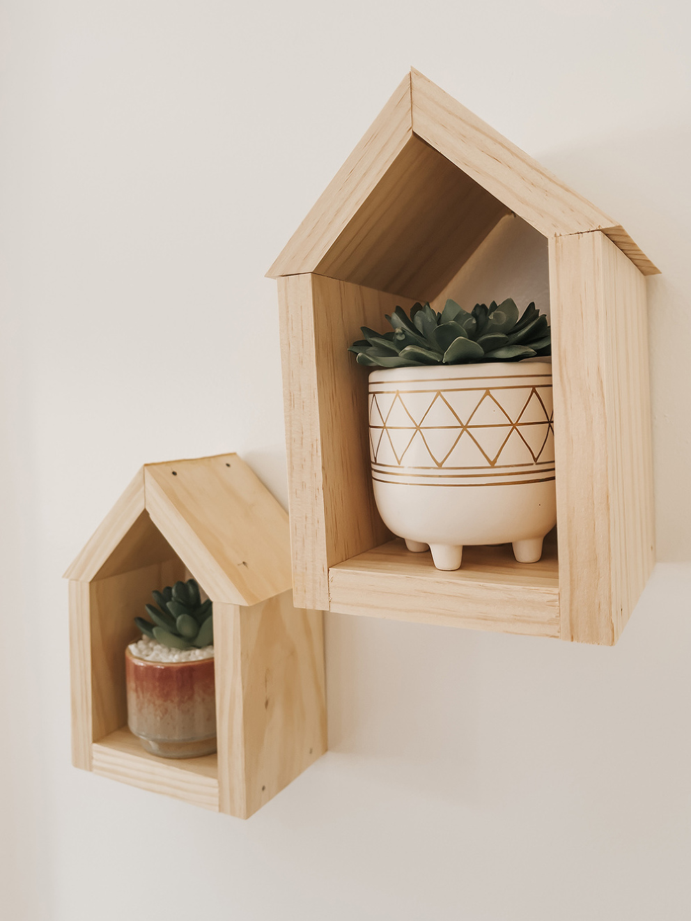 DIY Wooden Plant House Shelves - Dream Green DIY