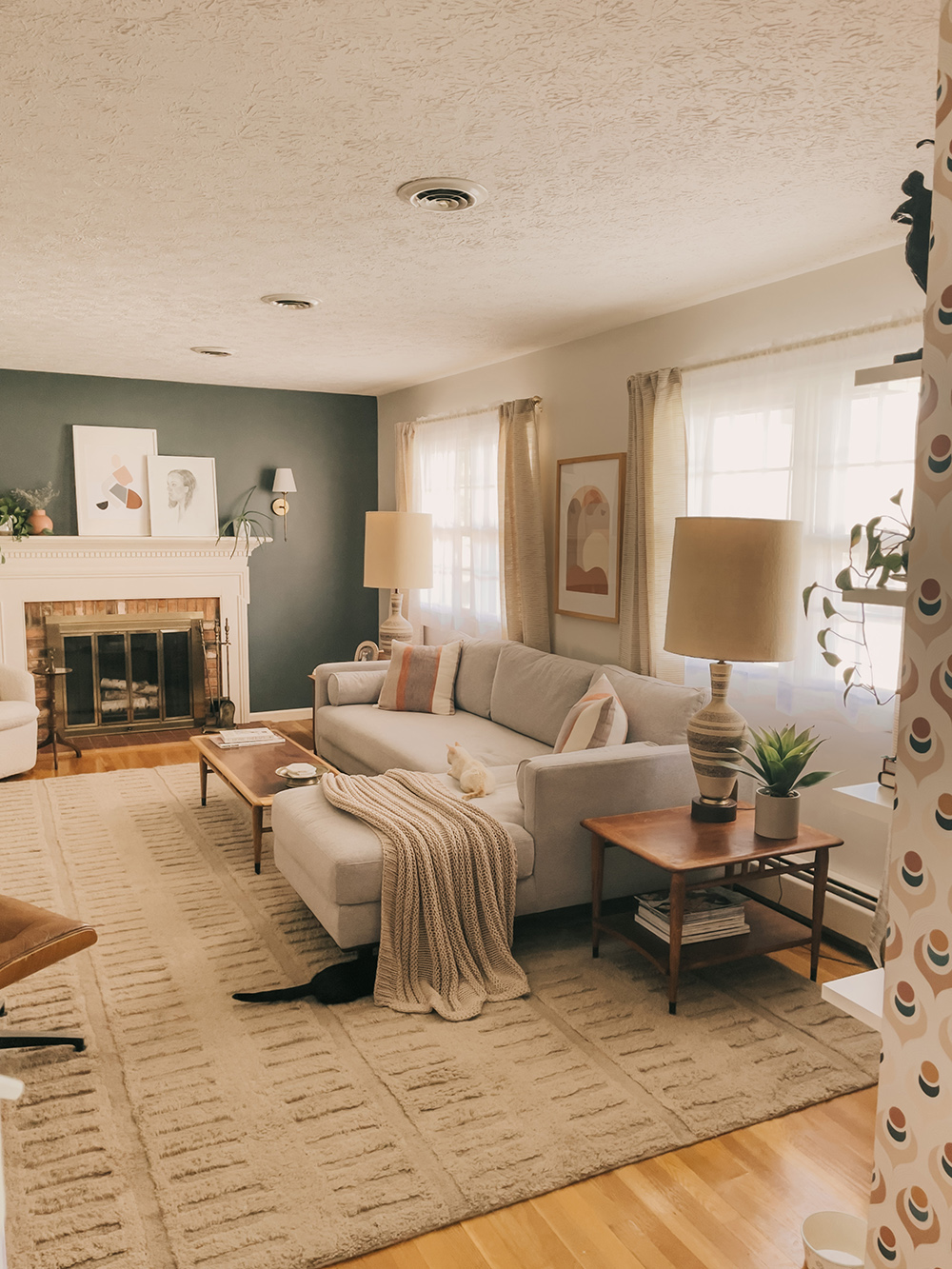 Halloween Living Room Décor Ideas - Dream Green DIY