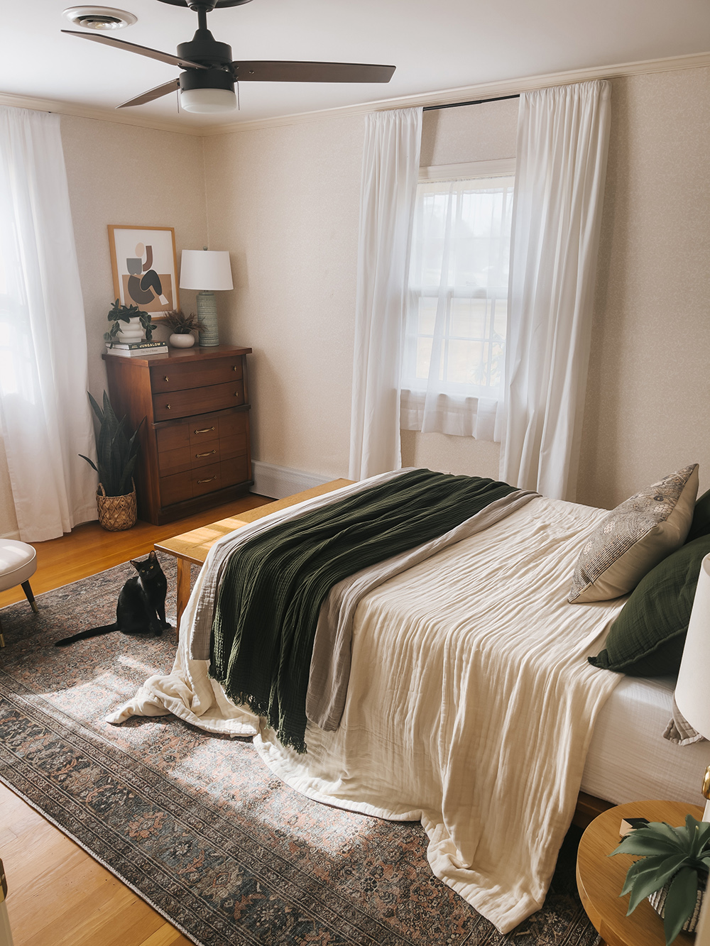 Color-Blocked Guest Room Bedding - Dream Green DIY