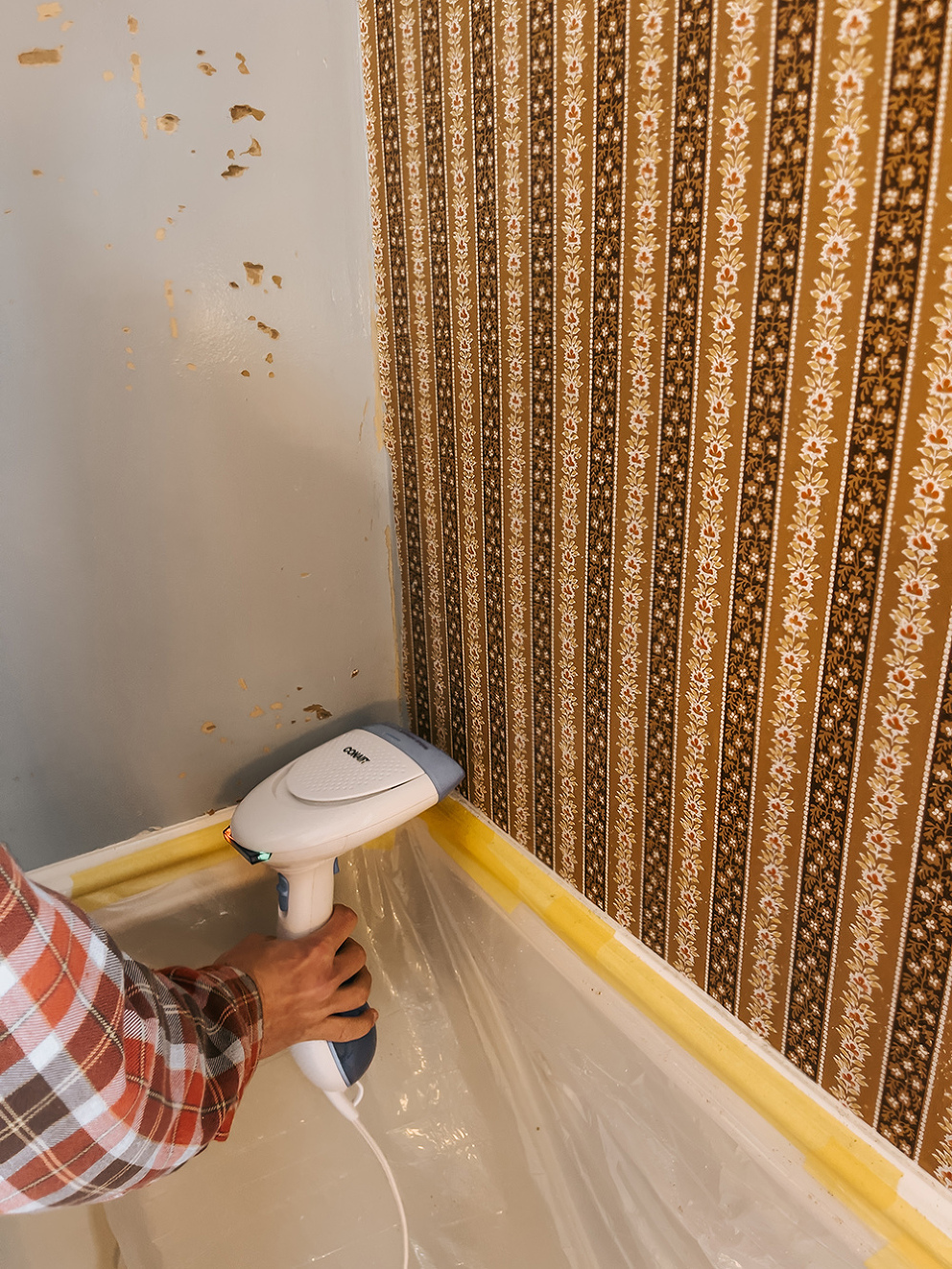Removing Old Wallpaper In Our Bedroom - Dream Green DIY