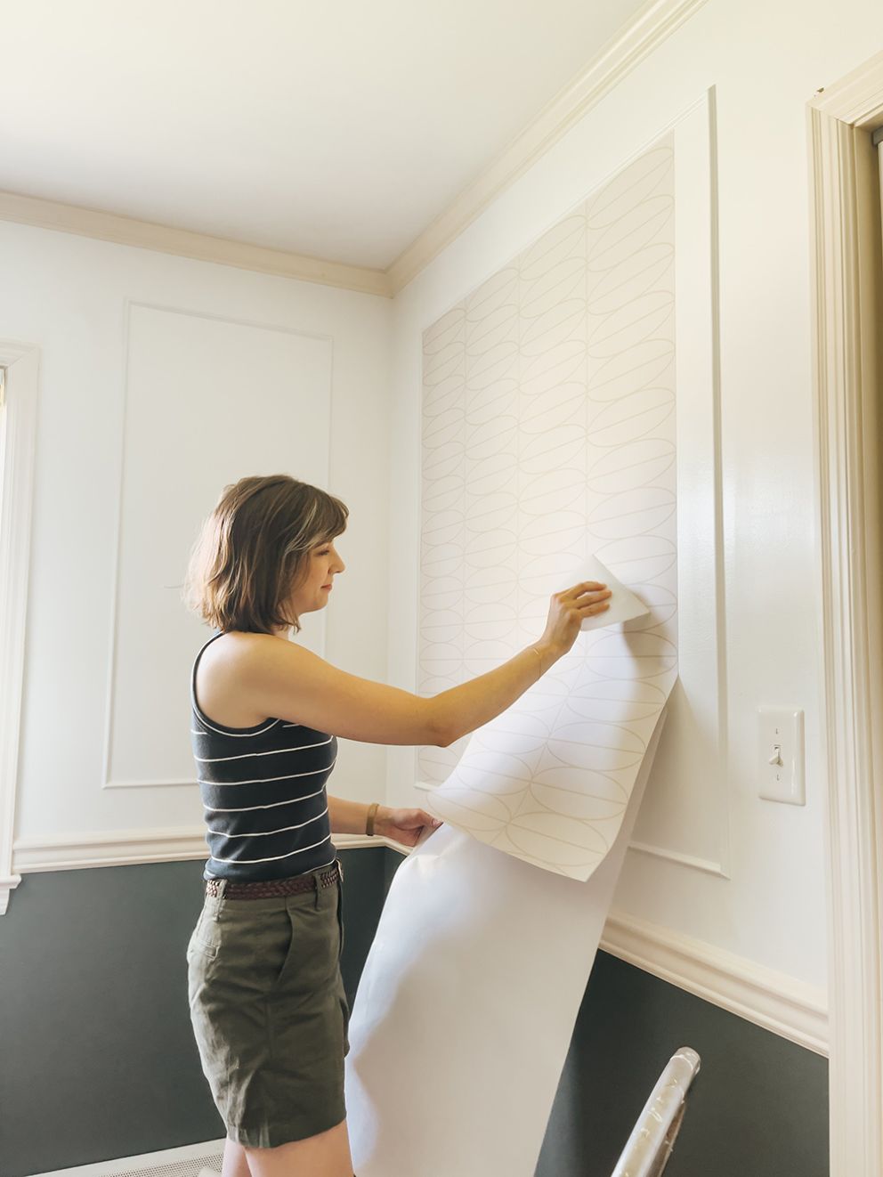 DIY Wallpapered Picture Frame Moulding - Dream Green DIY
