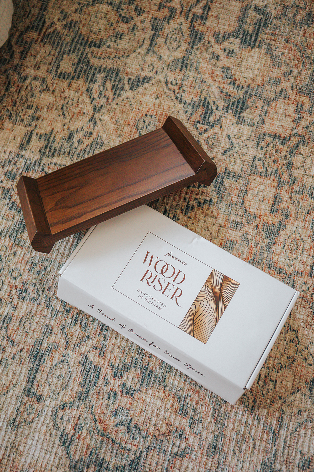 Two Ways To Style A Wooden Riser - Dream Green DIY