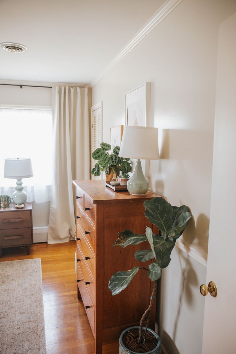 Two Ways To Style A Wooden Riser - Dream Green DIY