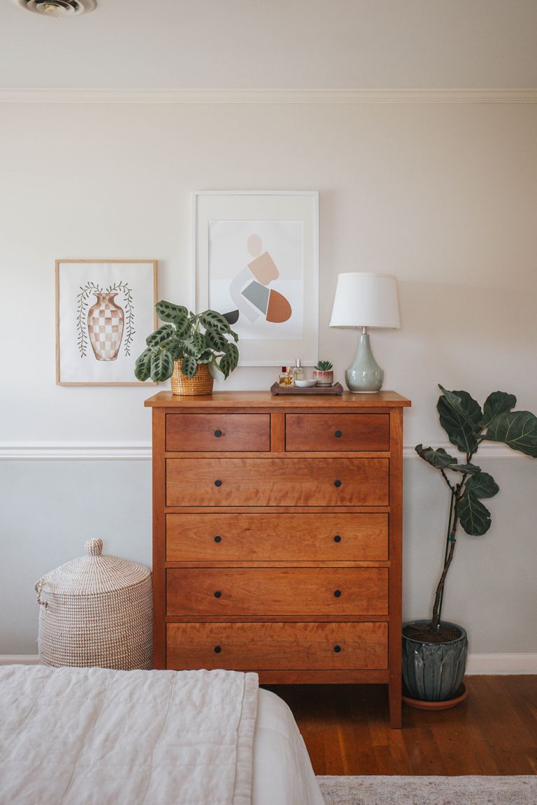 Two Ways To Style A Wooden Riser - Dream Green DIY