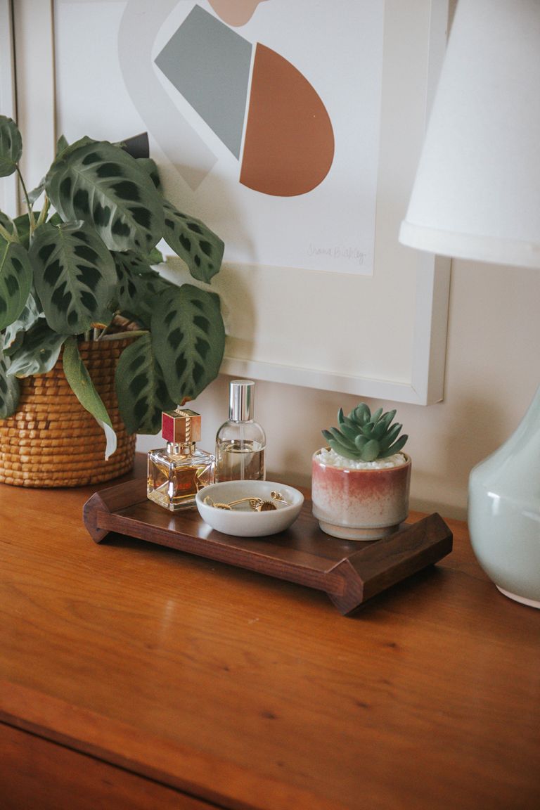 Two Ways To Style A Wooden Riser - Dream Green DIY