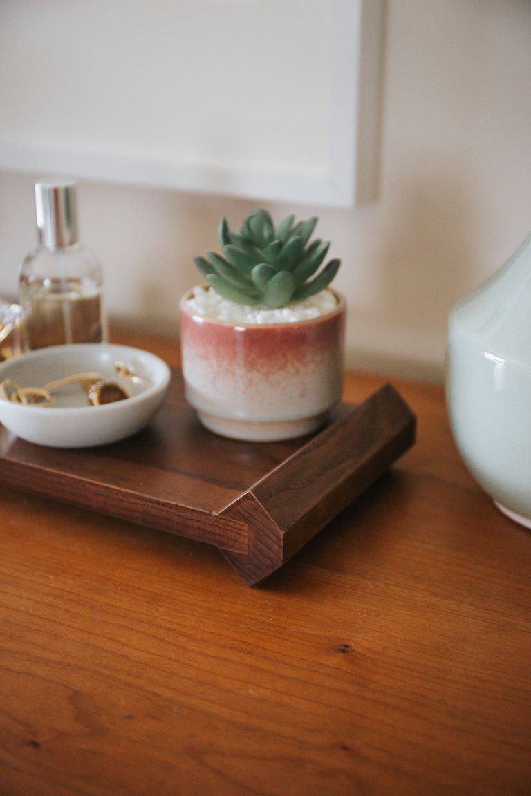 Two Ways To Style A Wooden Riser - Dream Green DIY