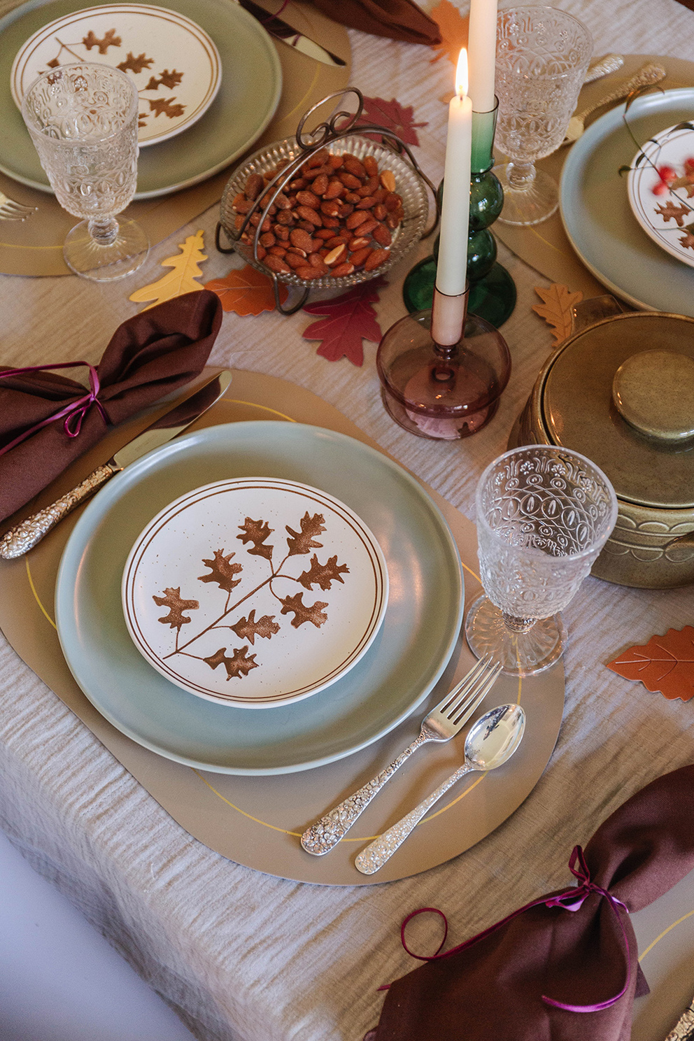 Modern Thanksgiving Tablescape Ideas - Dream Green DIY