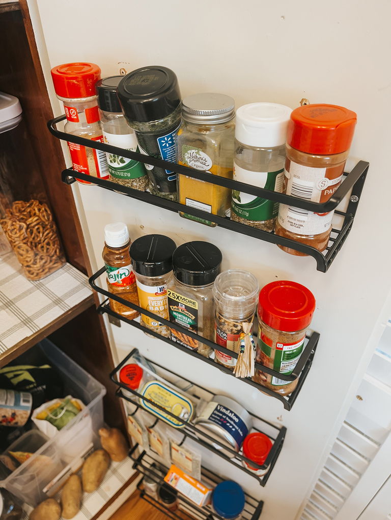 DIY Pantry Door Spice Rack Hack - Dream Green DIY